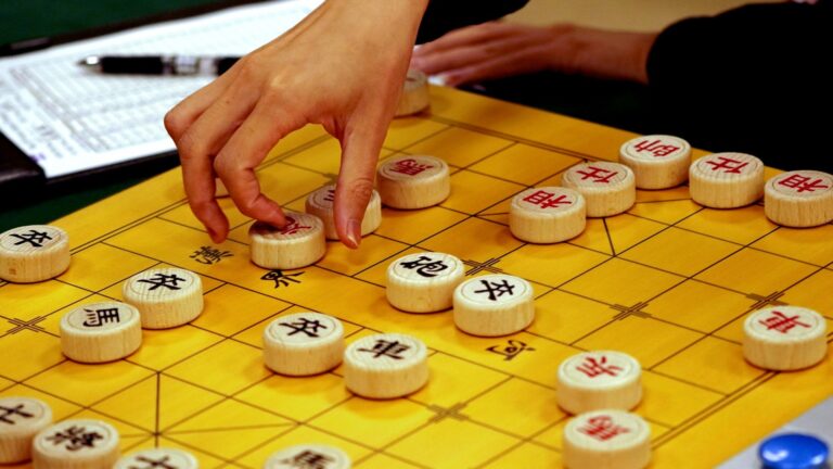 Chinese Chess Champ Stripped Of Title After Taking A Dump In A Bathtub ...