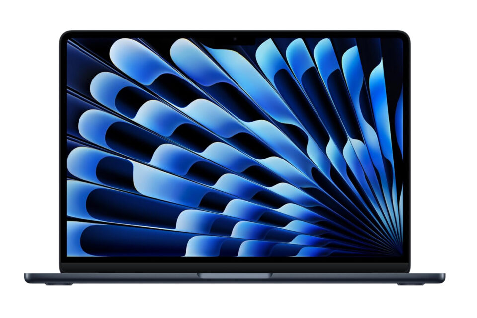 Apple Is Going Nuts, The MacBook Air 2025 Is Now Cheaper Than a Random ...
