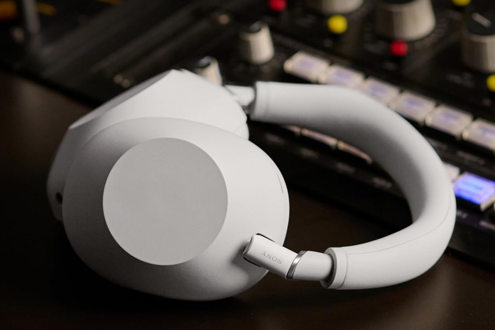 Sony XM6 Headphones Hit an All-Time Low for Black Friday as Amazon ...